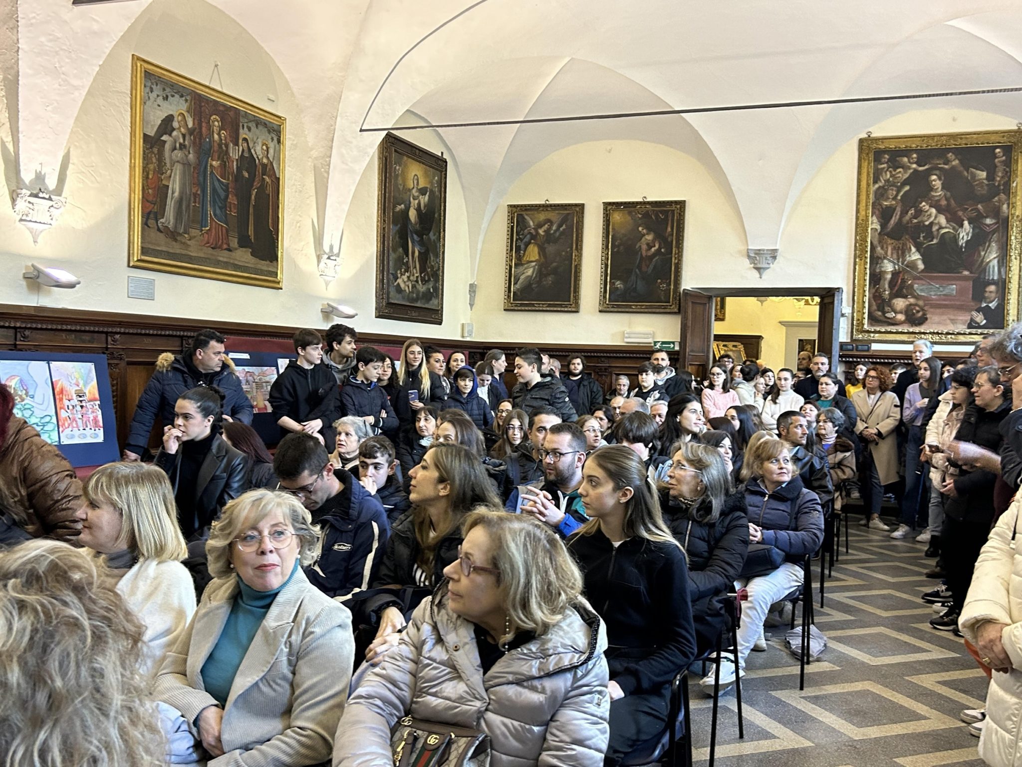 Elisa, Carlotta, Irene, Alice e Greta sono i Poster per la Pace | Il ...